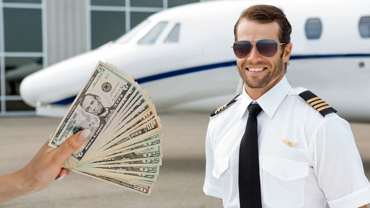 Quanto Ganha um Piloto no Brasil? Média Salarial por Empresa, Nível de ...